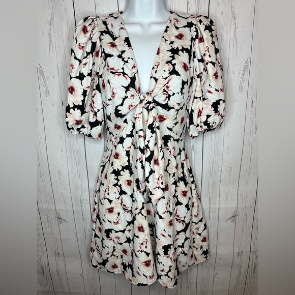 Express | Pants & Jumpsuits | Express Romper Womens Xs White Floral ...